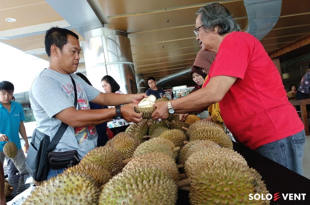 Biar Enggak Zonk, Kenali Tanda-Tanda Ini Saat Membeli Durian | Solo Event