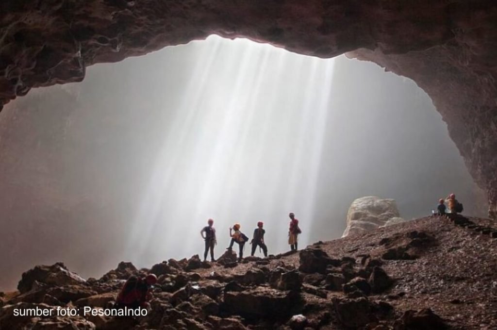 Goa Jomblang Gunung Kidul, Eksotisme Alam Yang Tak Boleh Terlewatkan ...